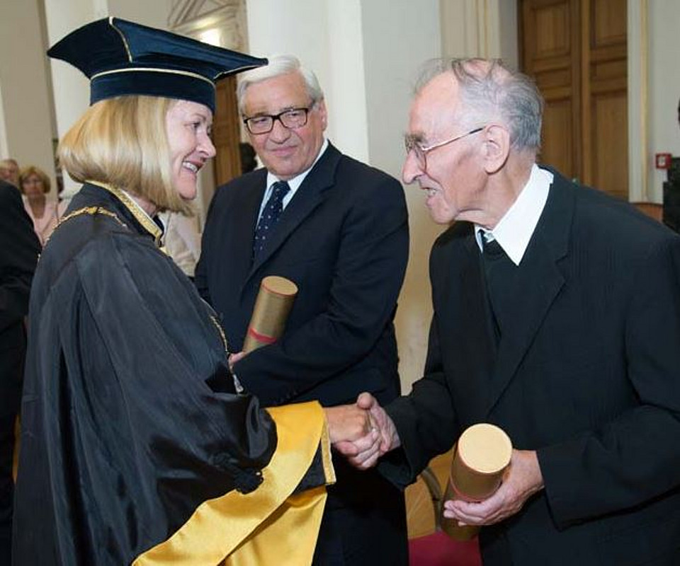 Trauer um Prälat Dr. Ferdinand Staudinger - Katholische Theologie