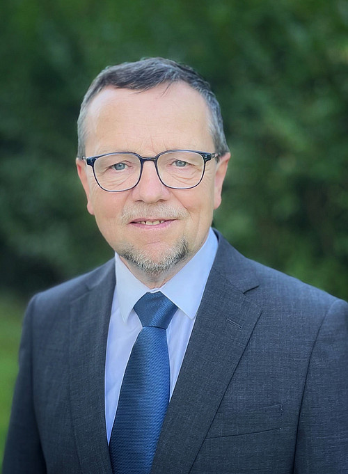 Emeritierte Professor:innen - Institut für Rechtswissenschaftliche ...